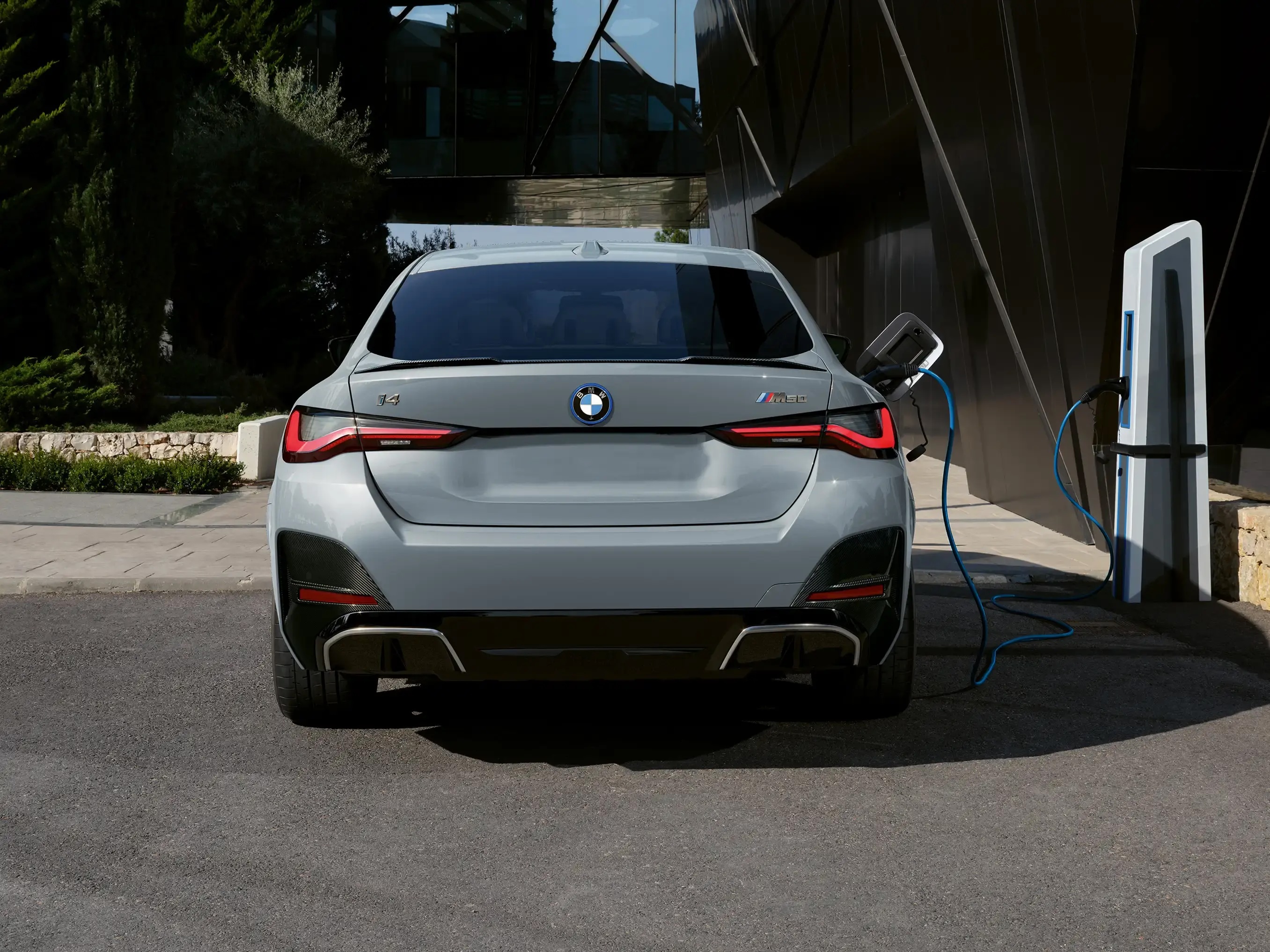 【Podcast】EP355_電動車銷售走降的逆向操作，BMW、FORD、HONDA還手牽手佈電網？ – Car 浮浪